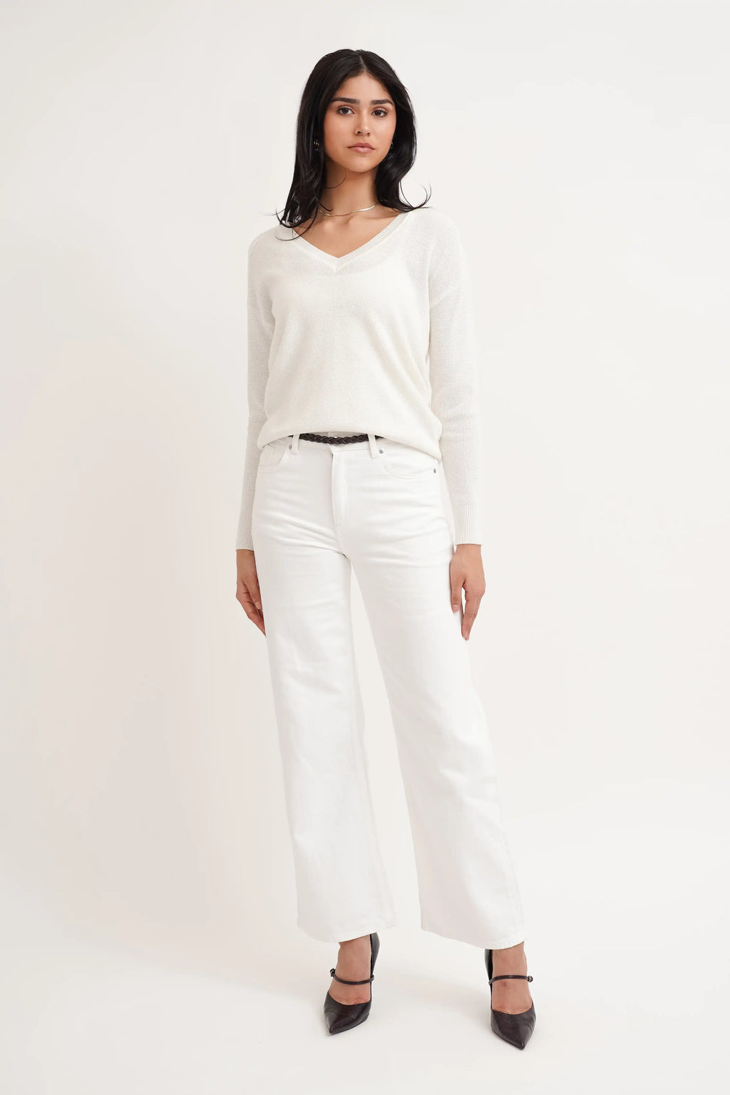 Cyrus - The Refined V-Neck Knit